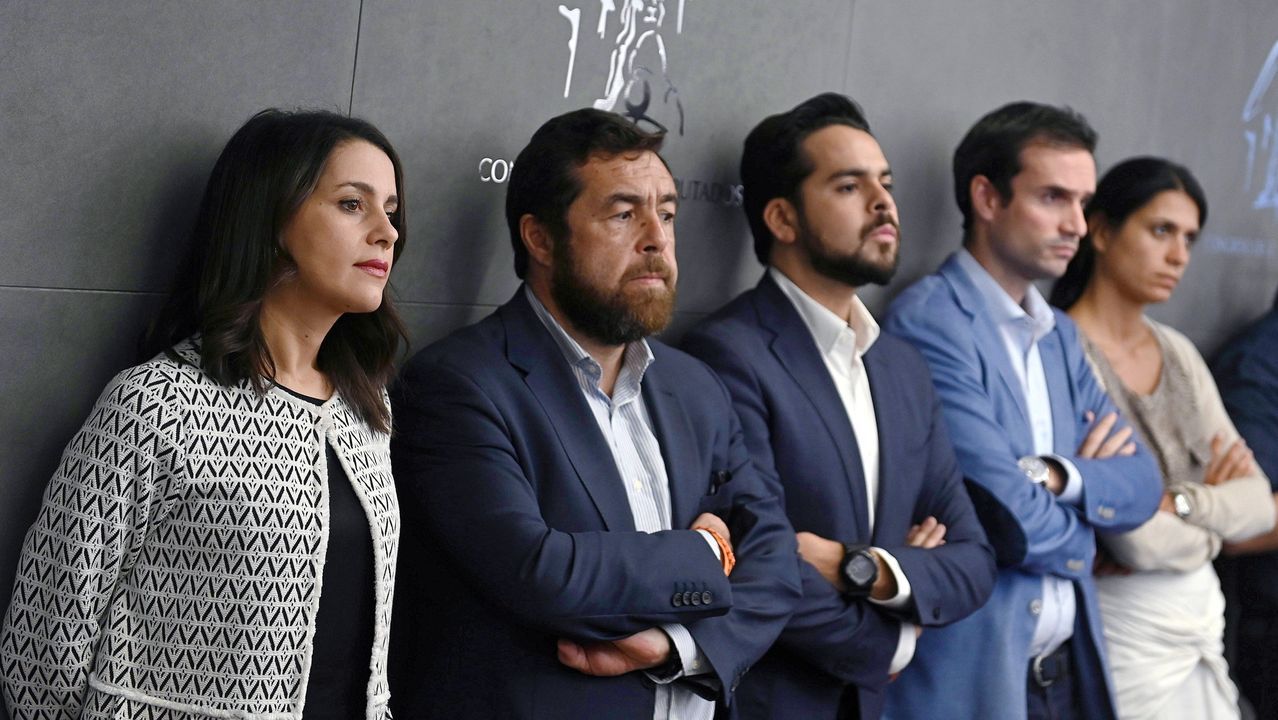 En lenguaje Corporal, ¿Qué significan los brazos cruzados? - Muévete ...